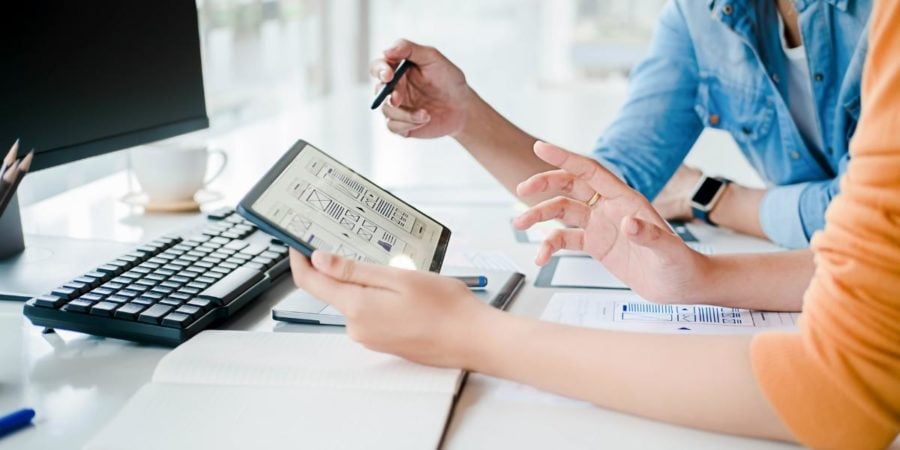 Different Types Of Mobile Applications with Examples | BIT Studios